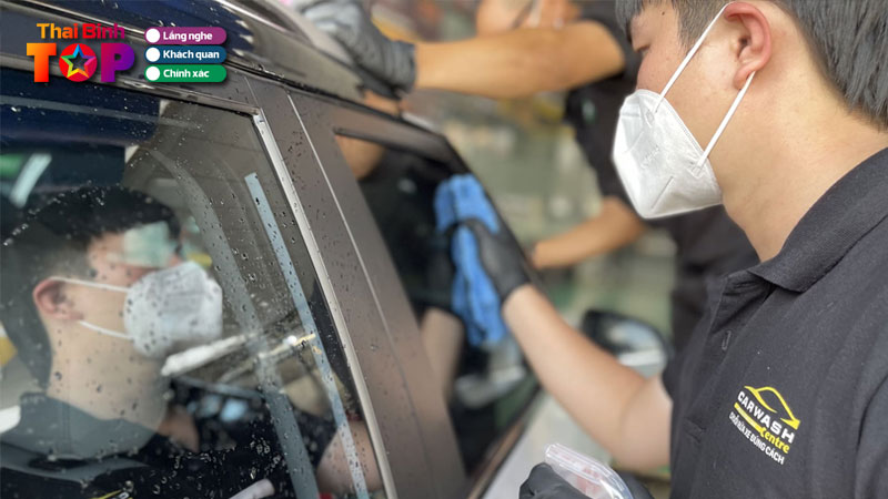 Top 3 địa điểm tẩy ố kính ô tô Thái Bình sạch bong kin kit
